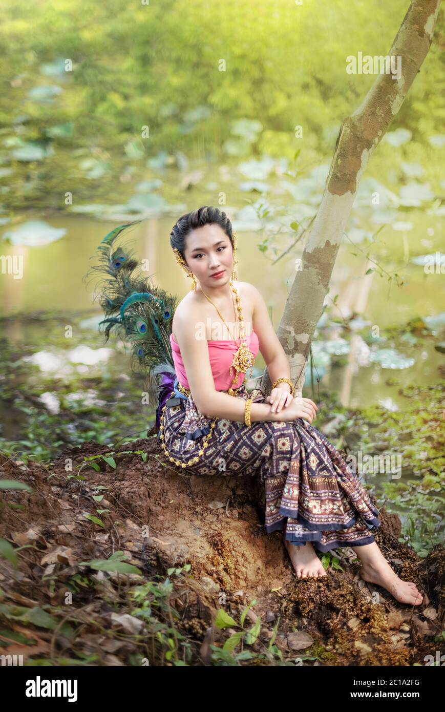 Asian dresses hi-res stock photography and images - Alamy