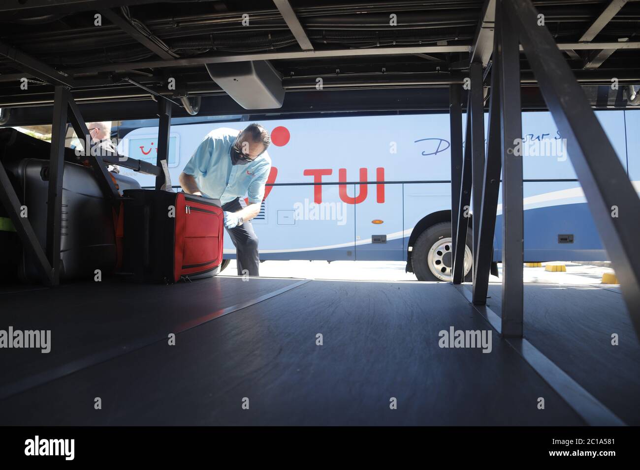 Tui bus hi-res stock photography and images - Alamy