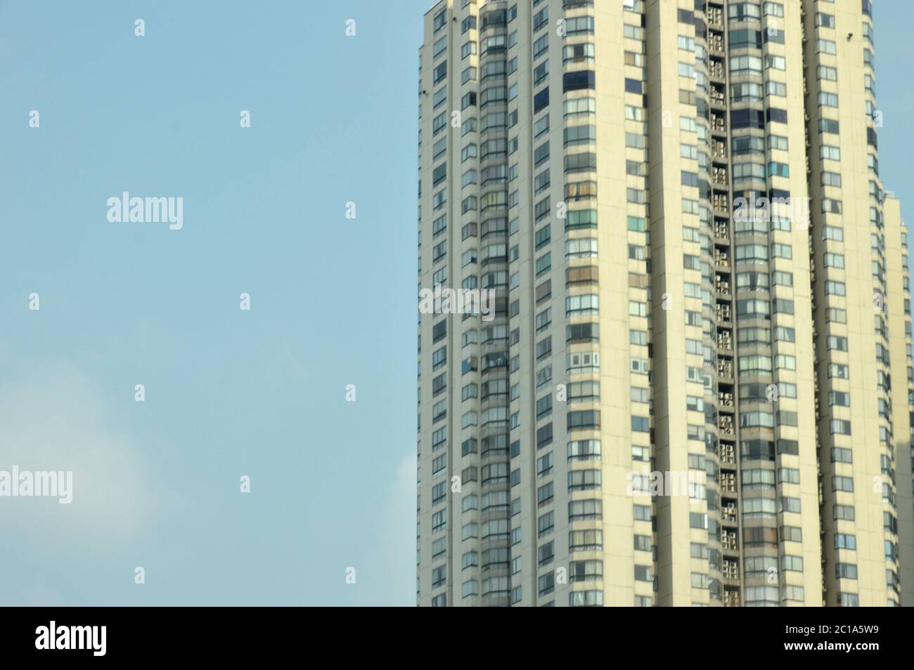 high-rise building skyscraper Stock Photo - Alamy