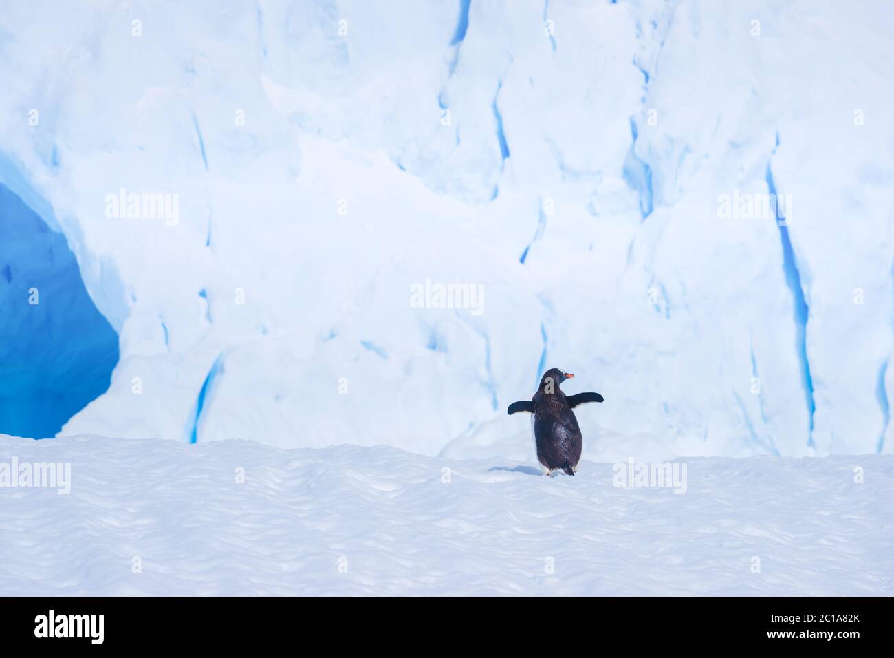 White cave hi-res stock photography and images - Alamy
