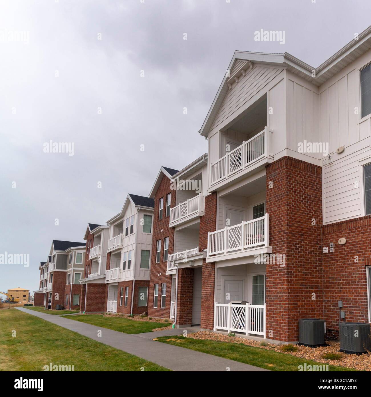 Receding brick wall hi-res stock photography and images - Alamy