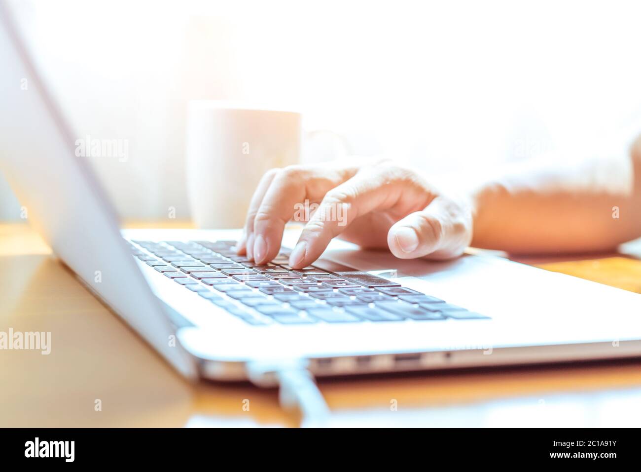 Laptop graph map hi-res stock photography and images - Alamy