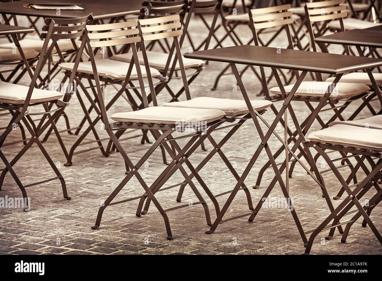 Empty coffee bar tables hi-res stock photography and images - Alamy