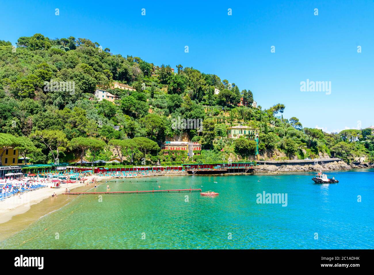 Bay of Paraggi in Santa Margherita Ligure with paradise white beach ...