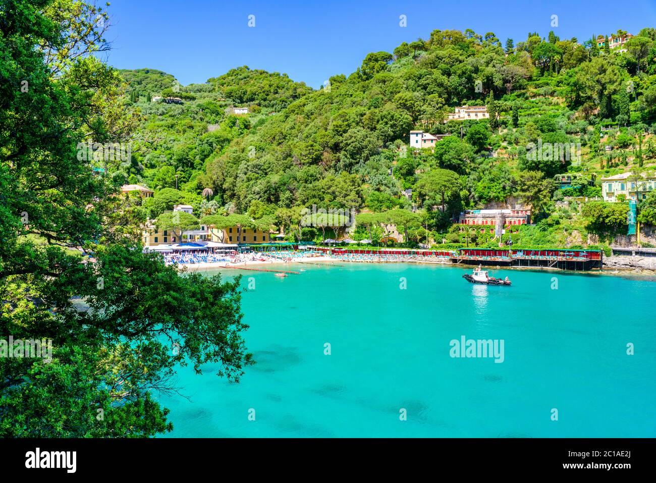 Bay of Paraggi in Santa Margherita Ligure with paradise white beach ...