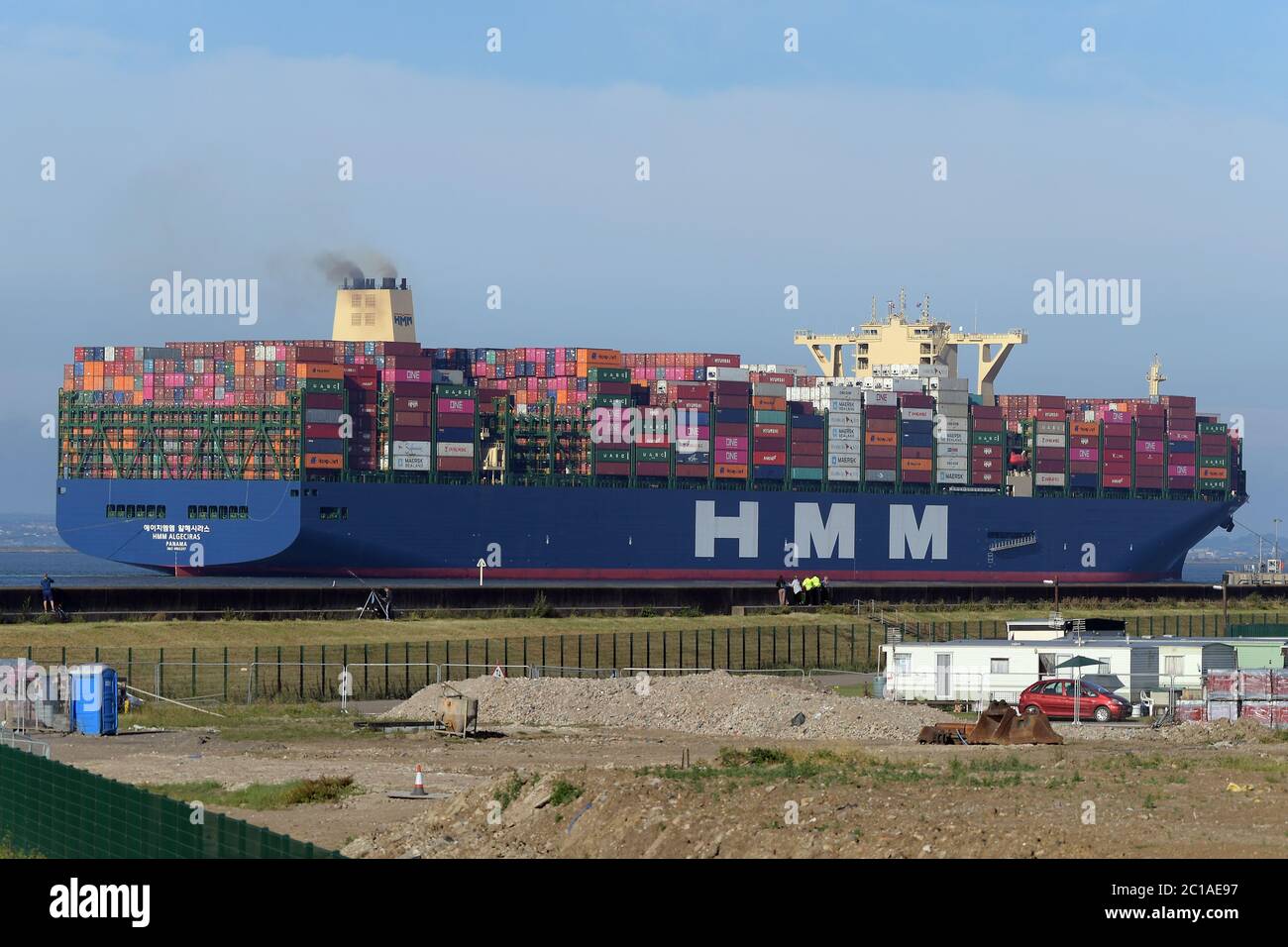 HMM Algeciras, the largest container ship on earth, and the biggest ...