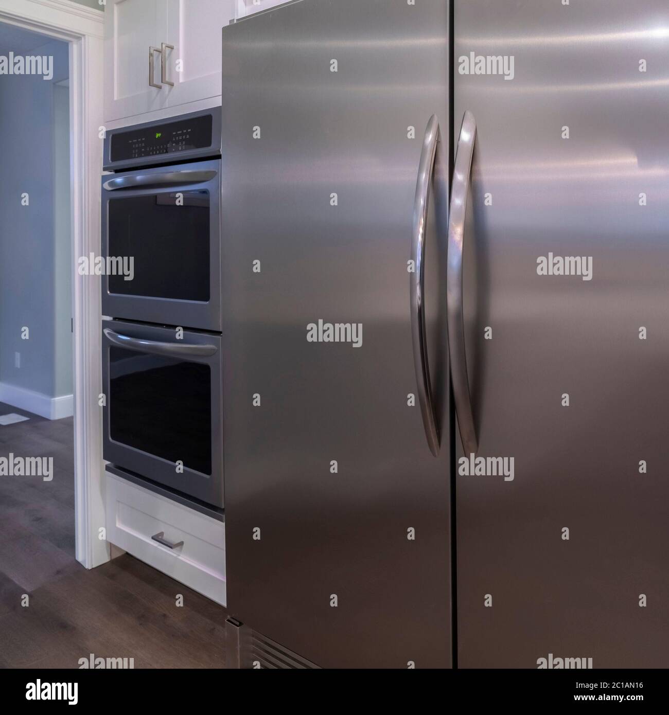 American fridge hi-res stock photography and images - Alamy