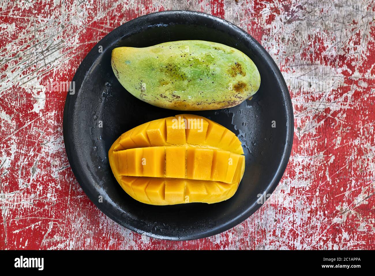 Red colorful plate hi-res stock photography and images - Alamy