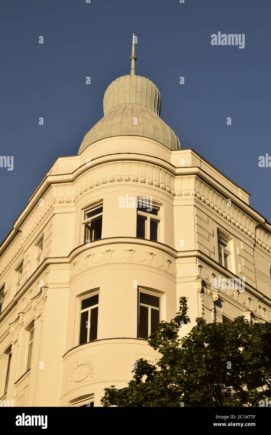 Altbau in Wien-Brigittenau 2 Stock Photo - Alamy