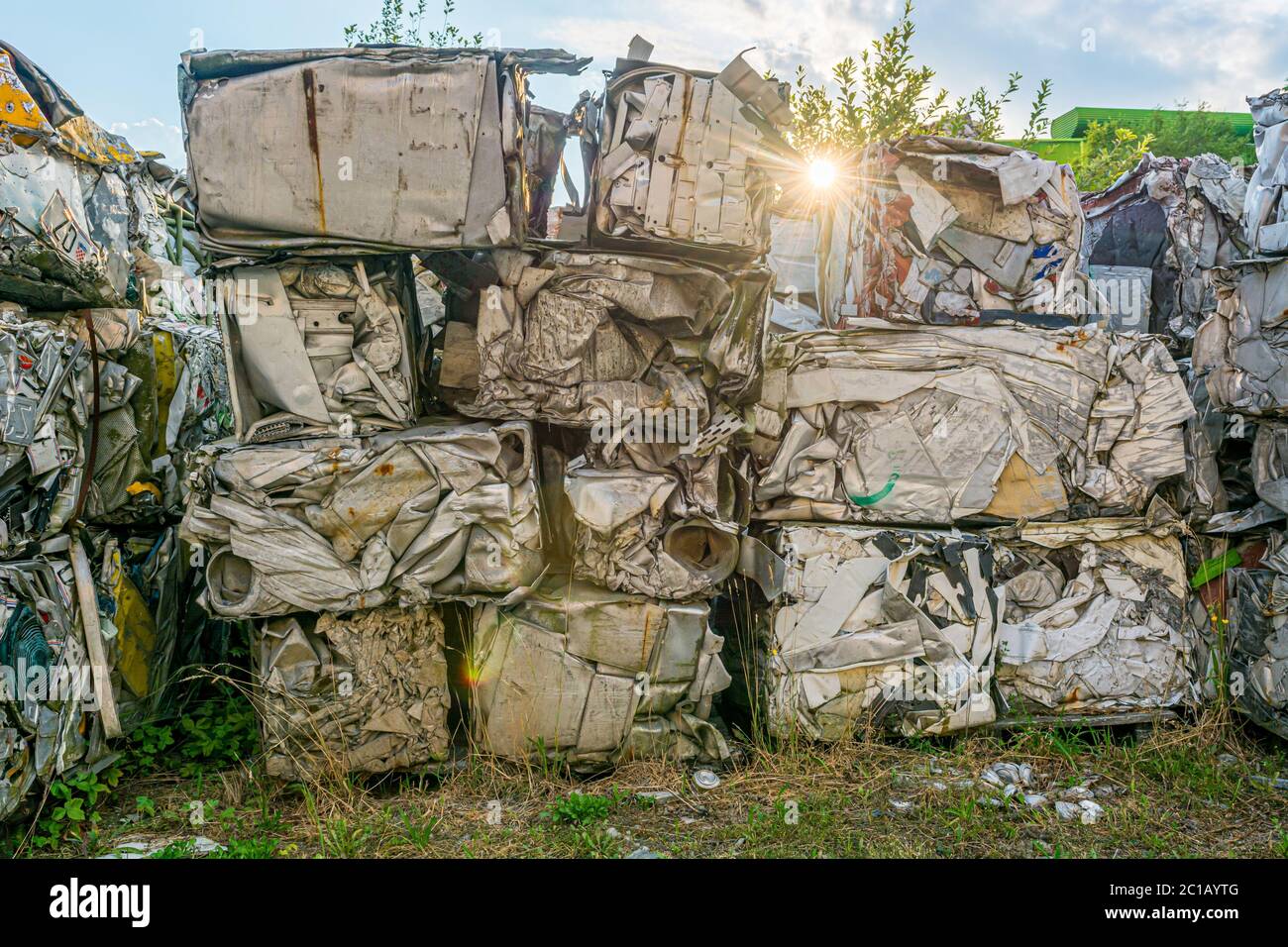 Large piles of scrap metal hi-res stock photography and images - Alamy