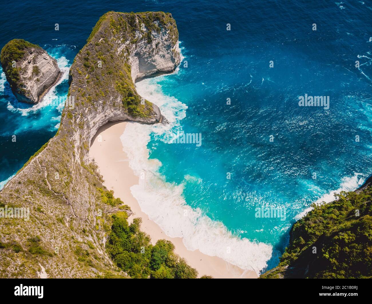 Paradise beach at Nusa Penida Island. Aerial view Stock Photo - Alamy