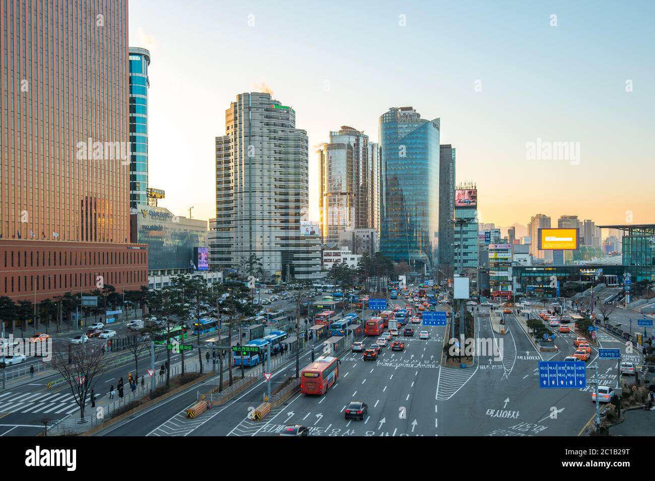 Seoul cityscape in Seoul, South Korea Stock Photo - Alamy