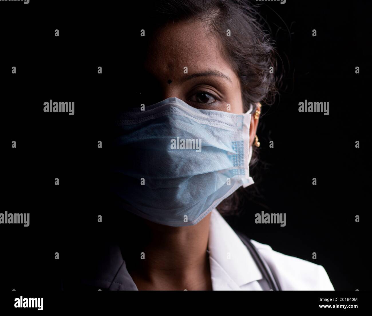 Dark mask hi-res stock photography and images - Alamy