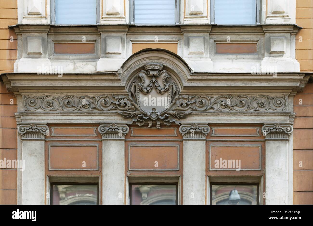 Classic cornice hi-res stock photography and images - Alamy