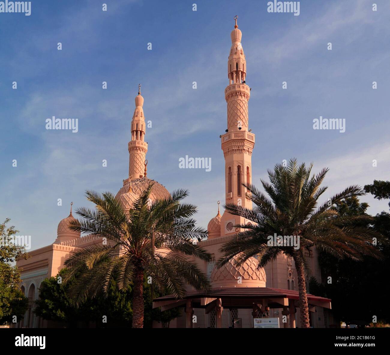 Exterior view to Jumeirah Mosque in Dubai, UAE Stock Photo - Alamy