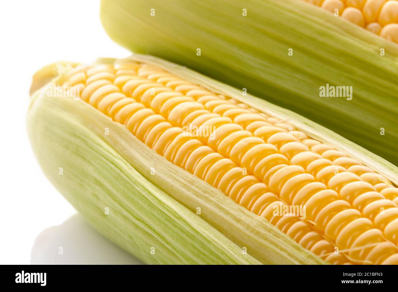 Fresh corn cobs hi-res stock photography and images - Alamy