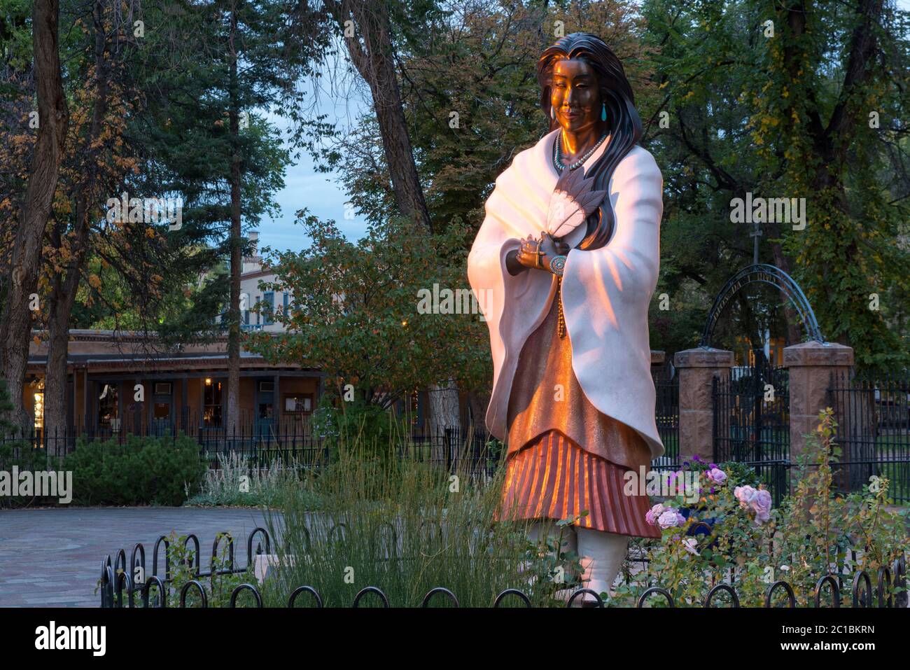 Kateri tekakwitha statue hi-res stock photography and images - Alamy