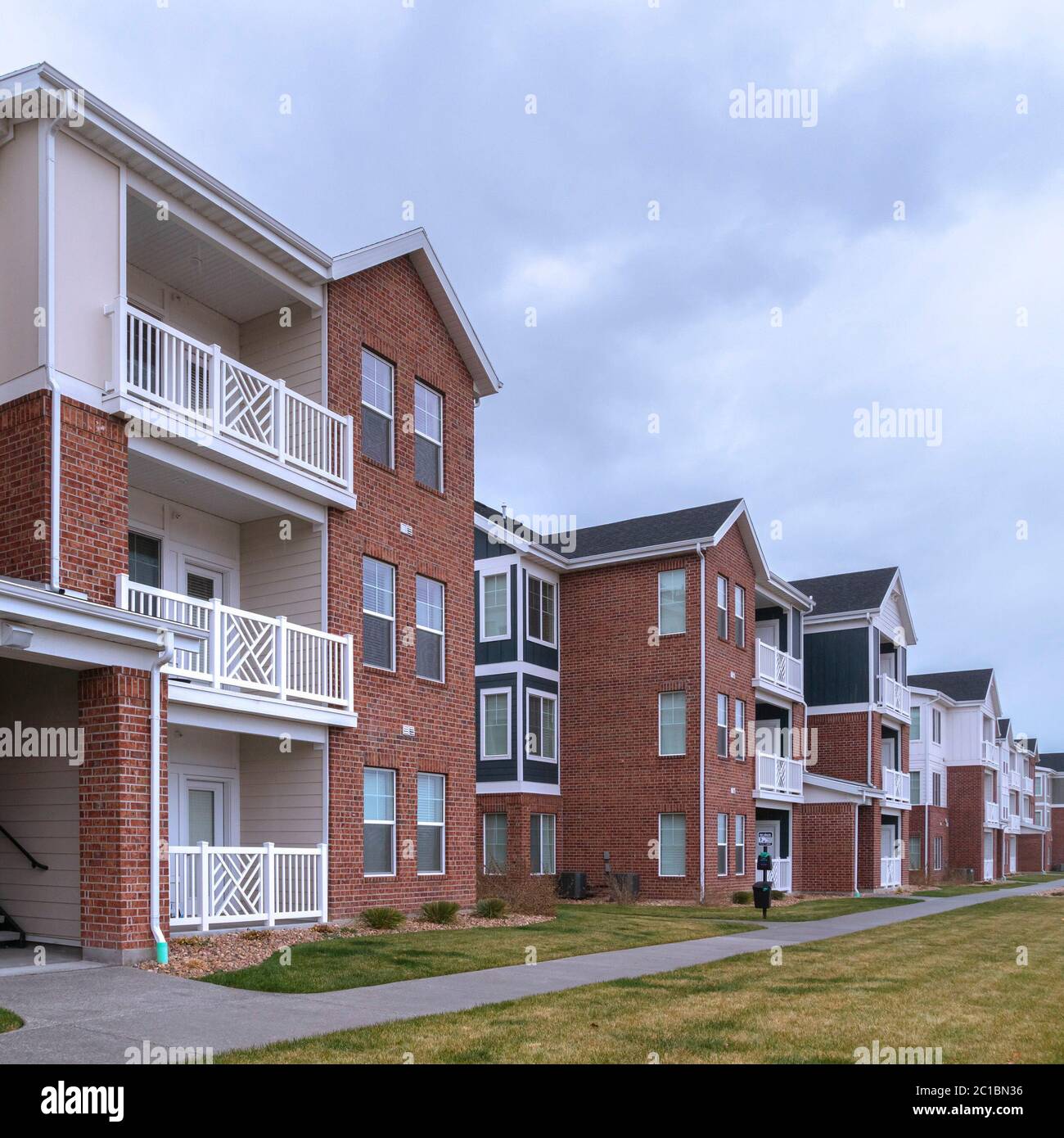 Receding brick wall hi-res stock photography and images - Alamy