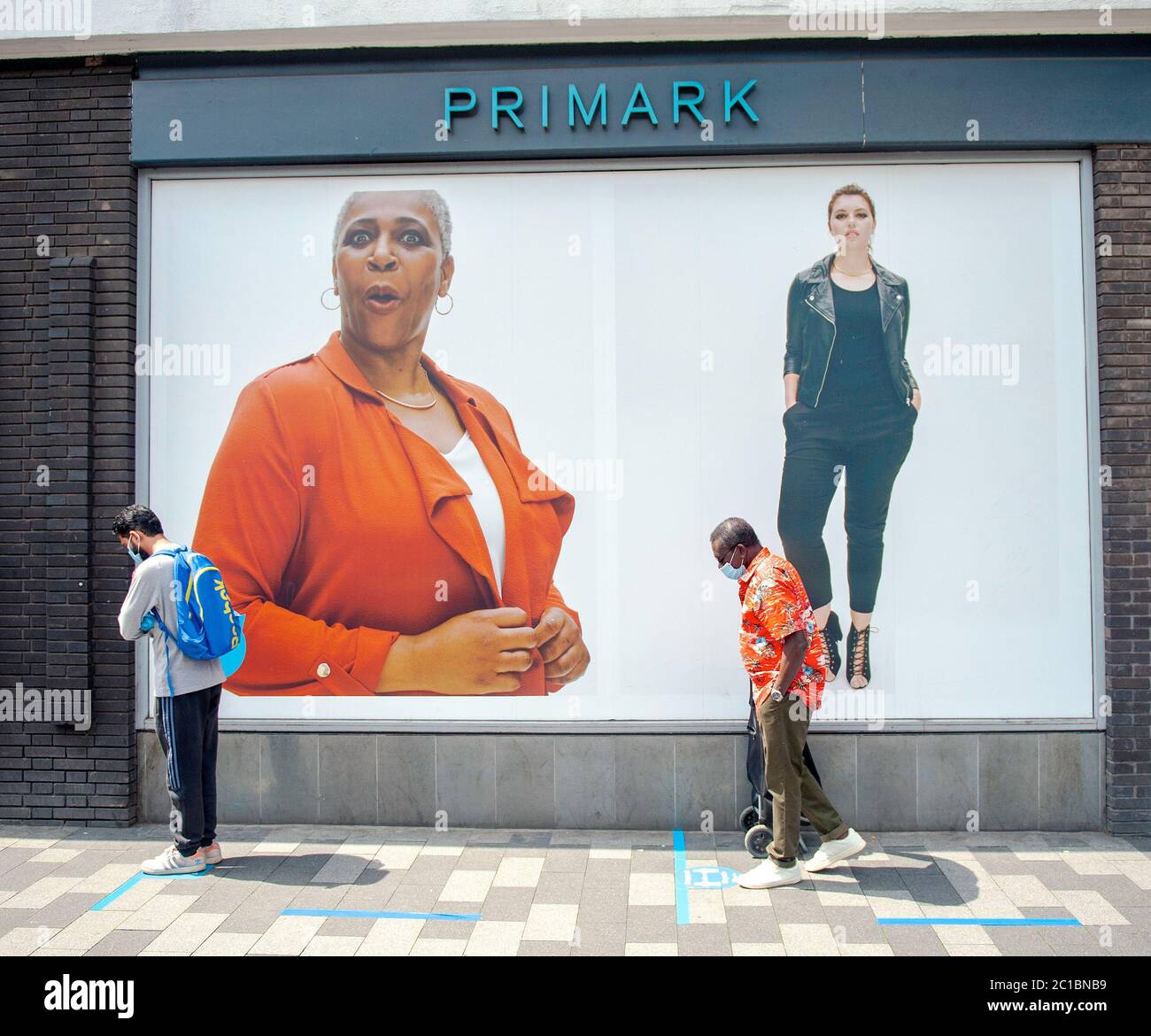 Non essential shops and stores re-open after cxoronavirus Covid-19 ...