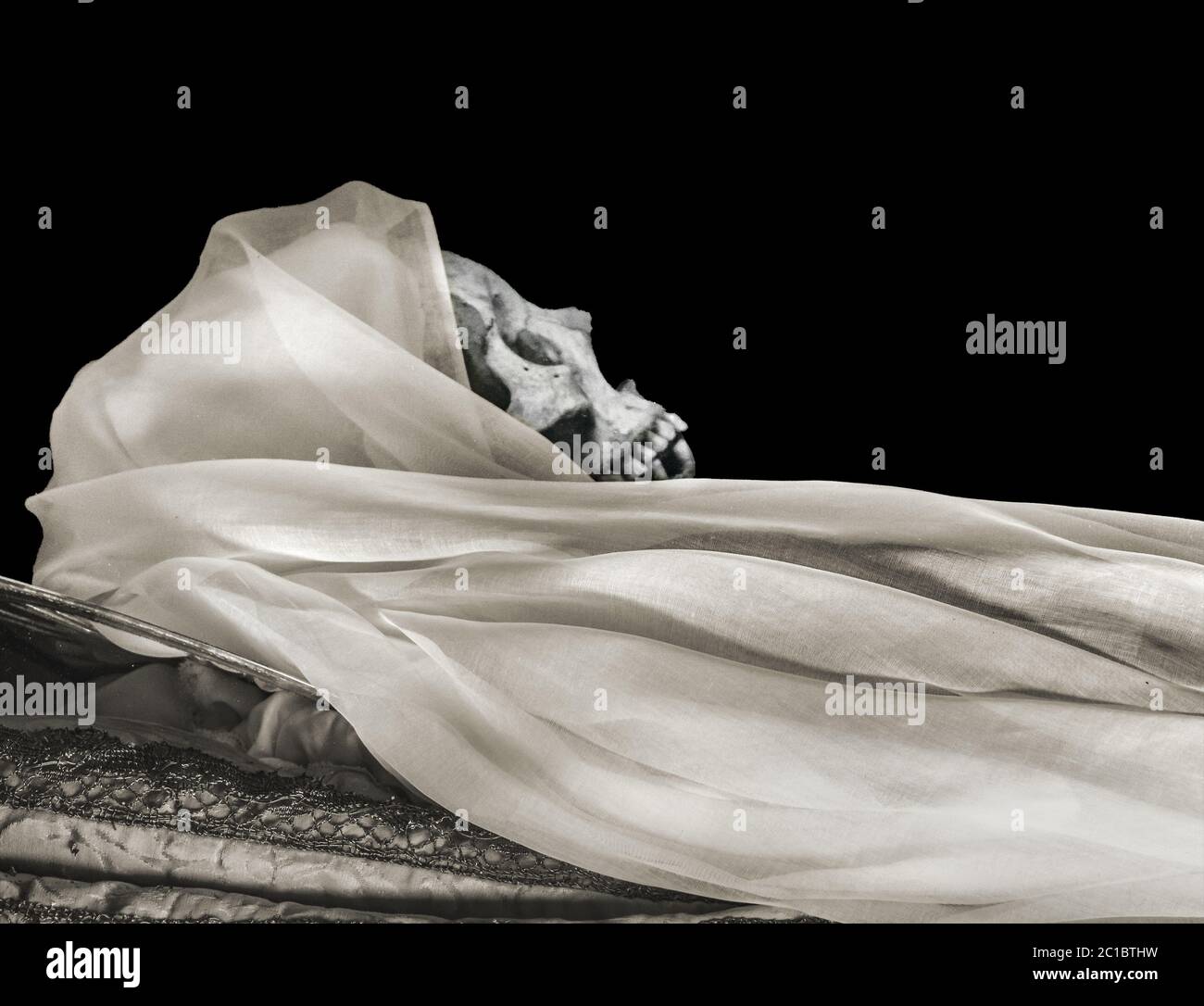 Saint skull hi-res stock photography and images - Alamy
