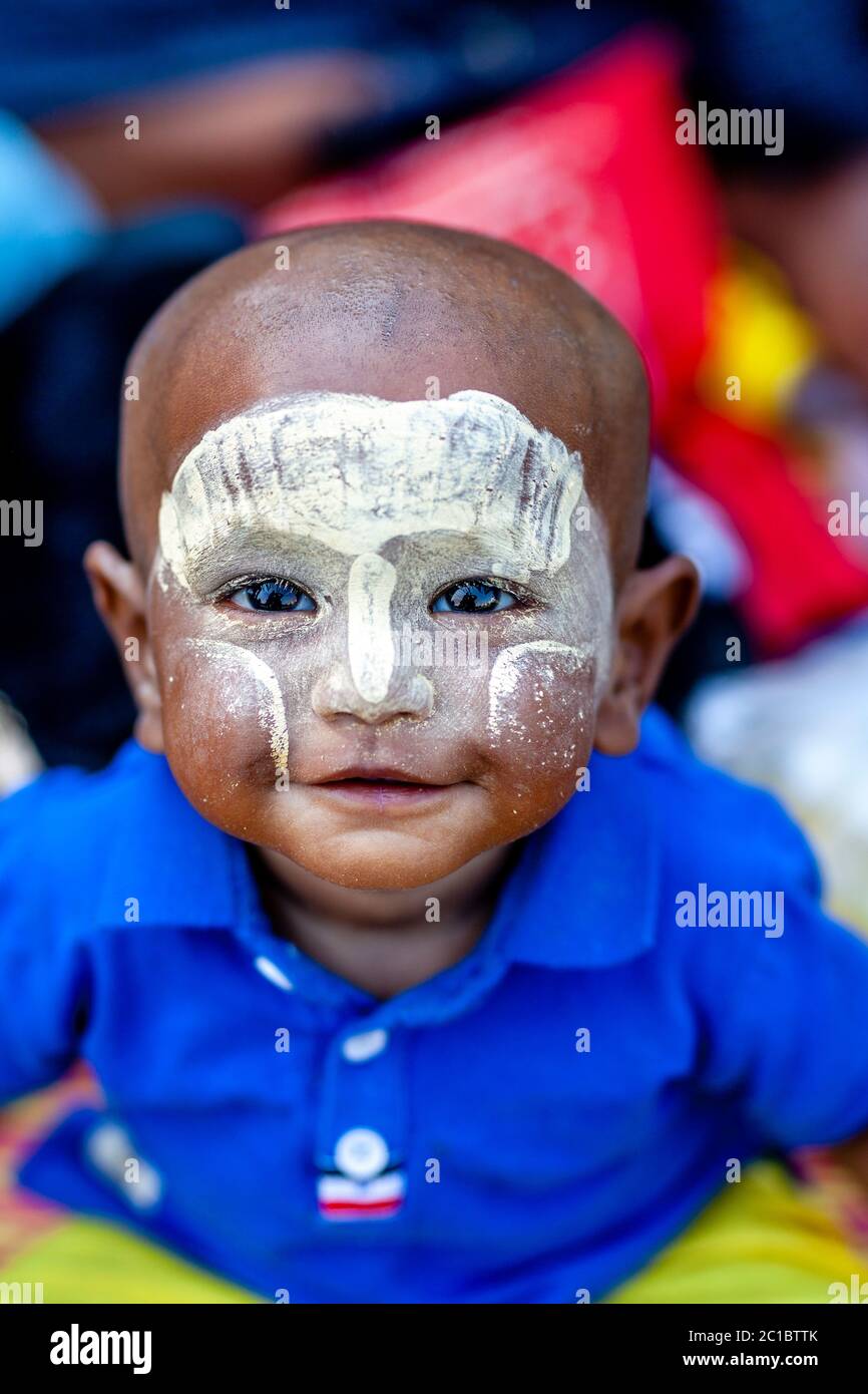 Burma happy child hi-res stock photography and images - Alamy