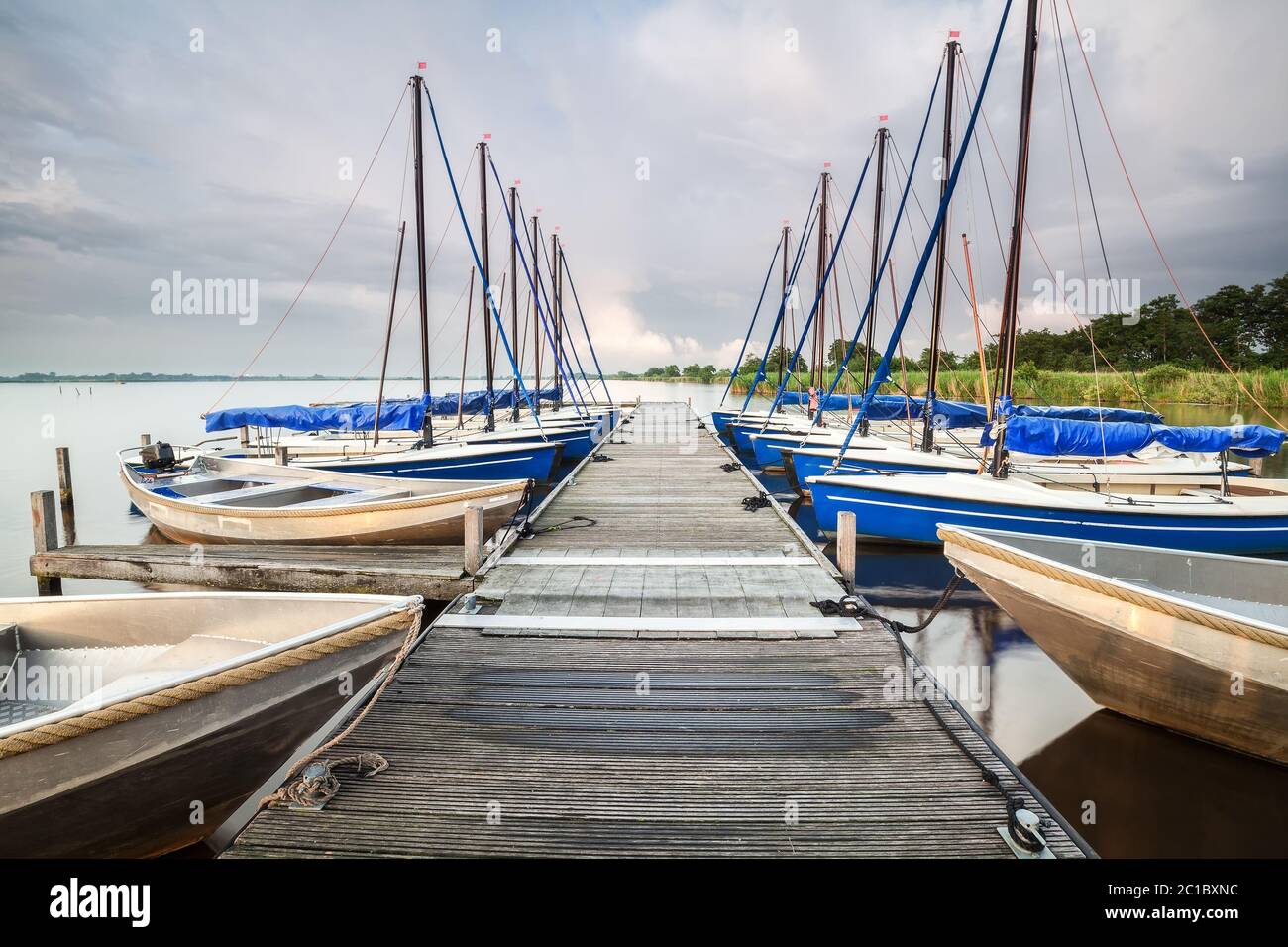 Big boats hi-res stock photography and images - Alamy