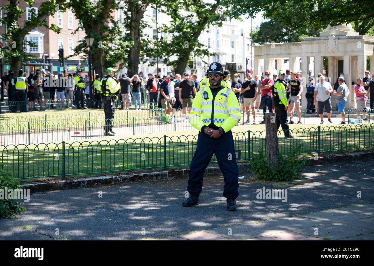 Black police officer hi-res stock photography and images - Alamy