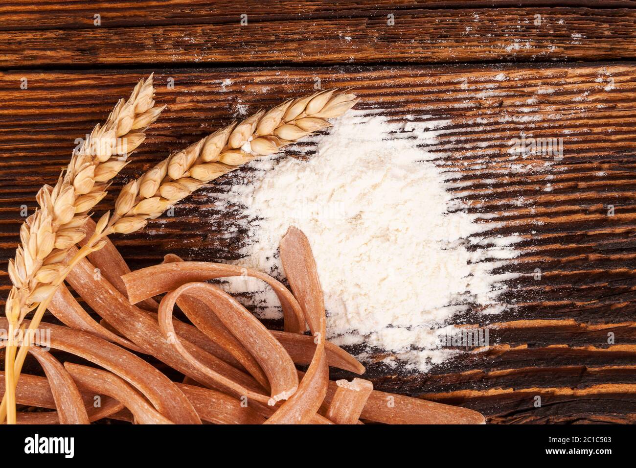 Wheat flour pasta hi-res stock photography and images - Alamy
