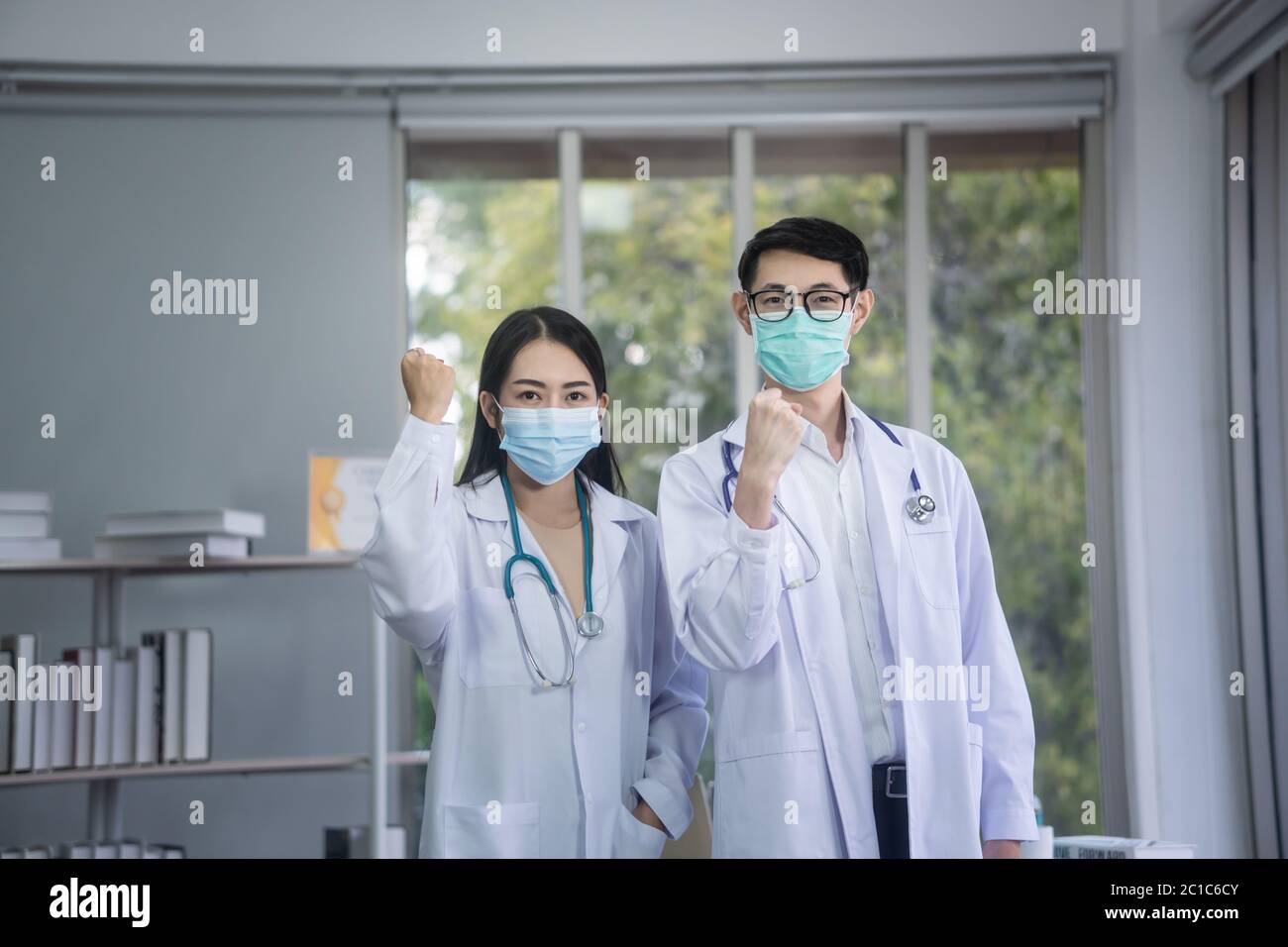 Asian doctors hi-res stock photography and images - Alamy