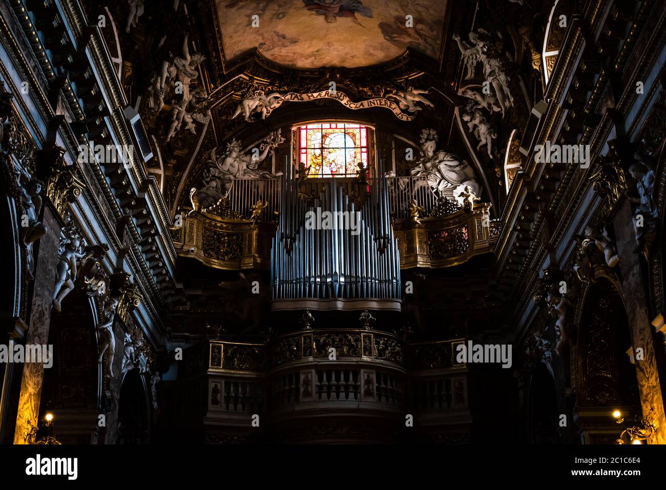 Magnificent organ in a majestic church in Rome, Italy Stock Photo - Alamy