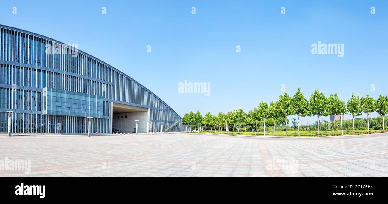 empty ground building exterior Stock Photo - Alamy