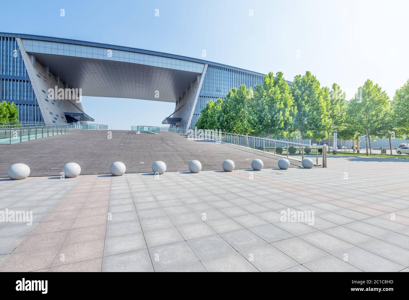 empty ground building exterior Stock Photo - Alamy