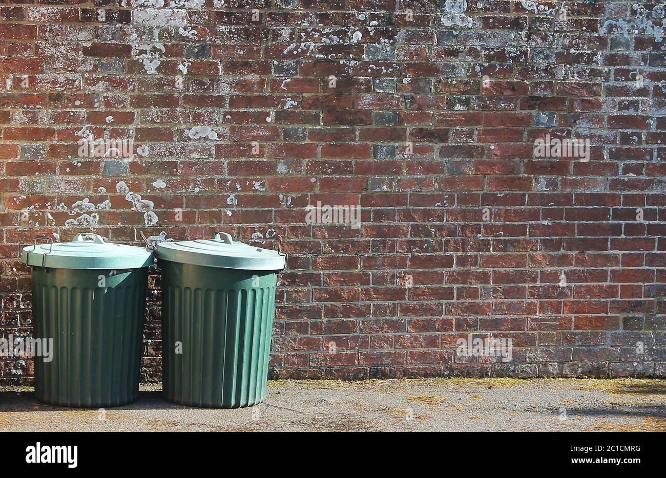 Dustbin garbage bin dustbins hi-res stock photography and images - Alamy