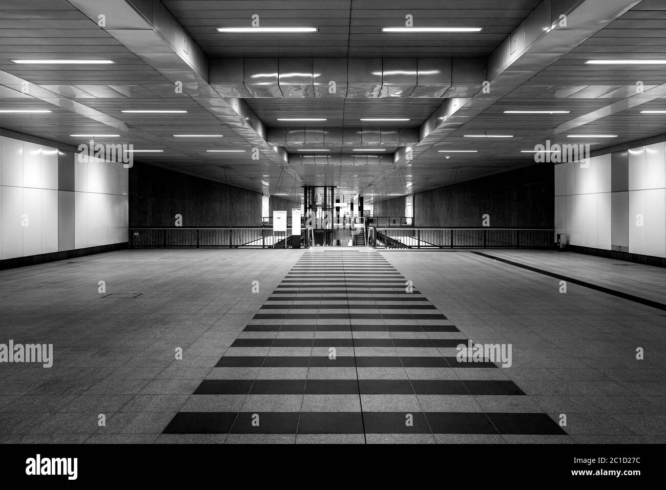 Berlin central station Black and White Stock Photos & Images - Alamy
