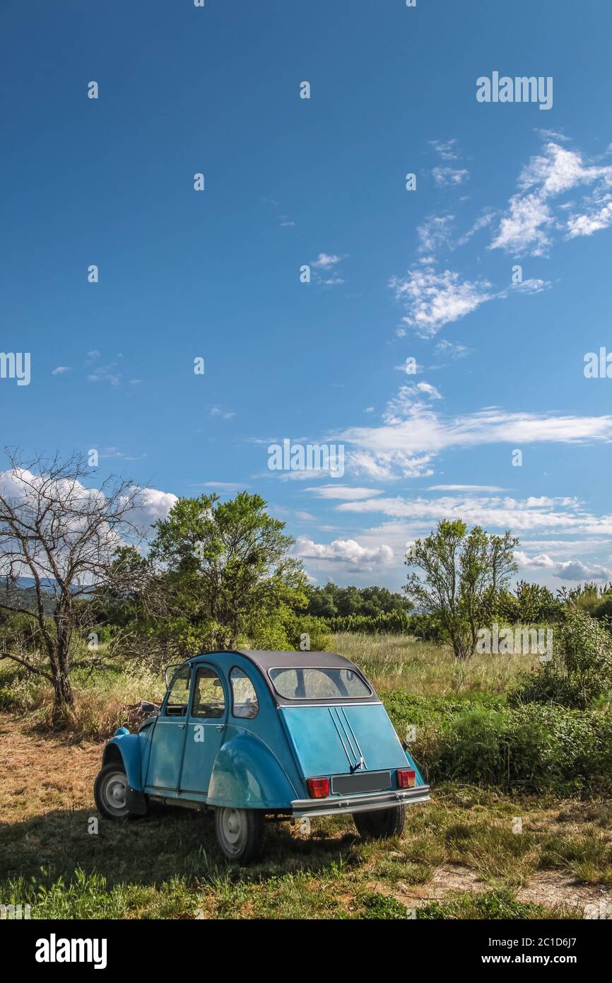 2CV on farm in the Provence, France Stock Photo - Alamy