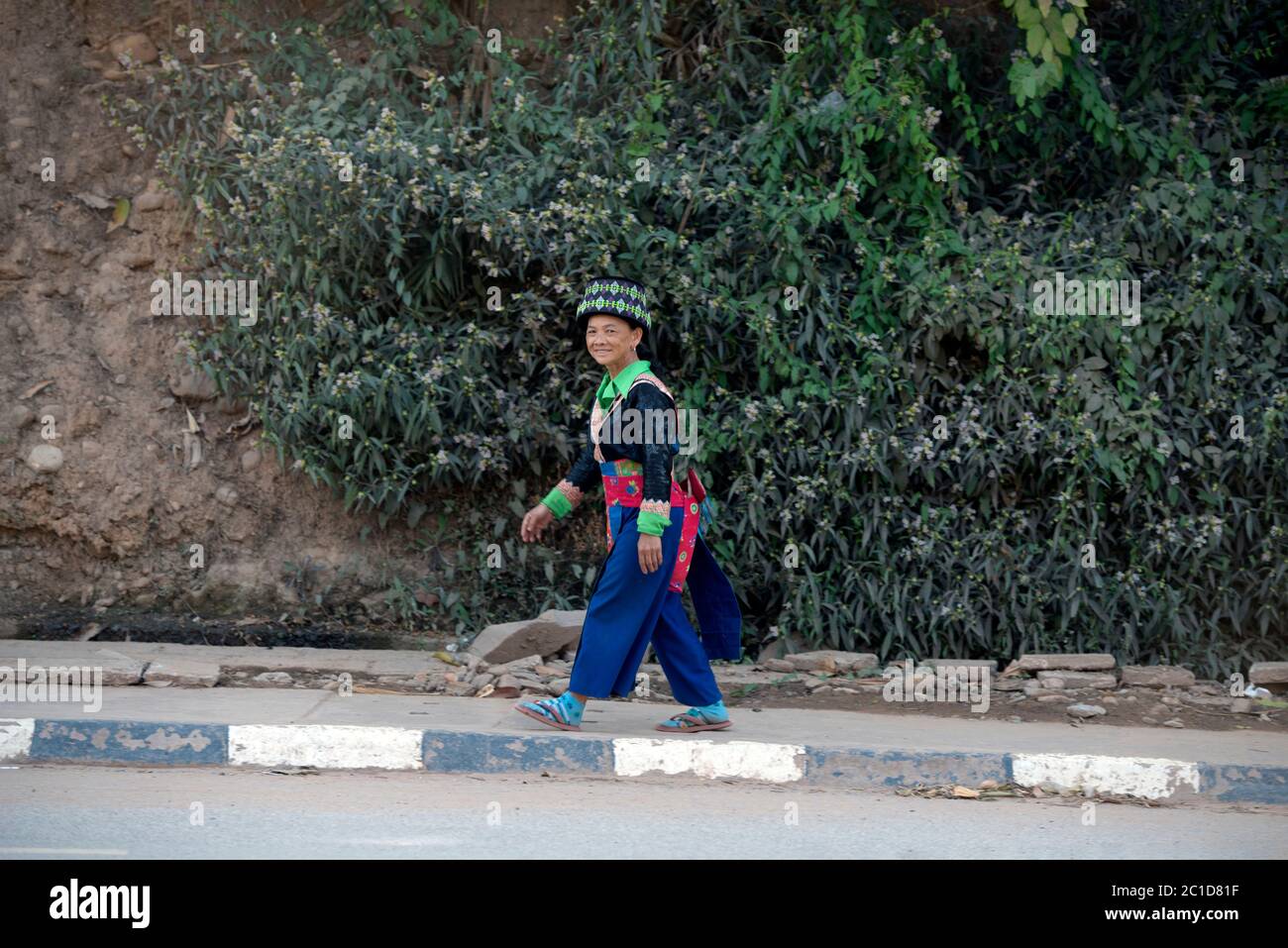 Hmong lady hi-res stock photography and images - Alamy
