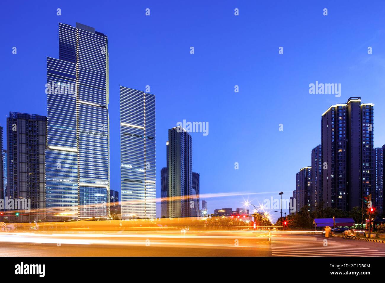 Modern skyscrapers near urban hi-res stock photography and images - Alamy