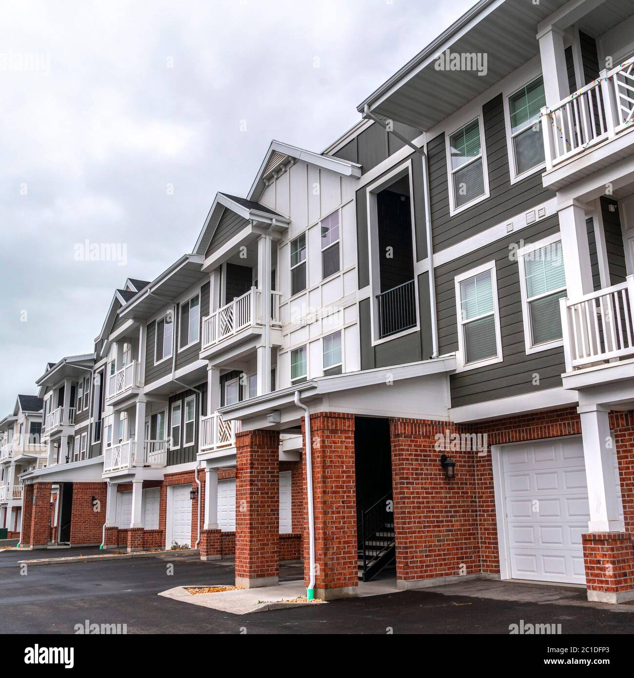 Three story townhouse hi-res stock photography and images - Alamy