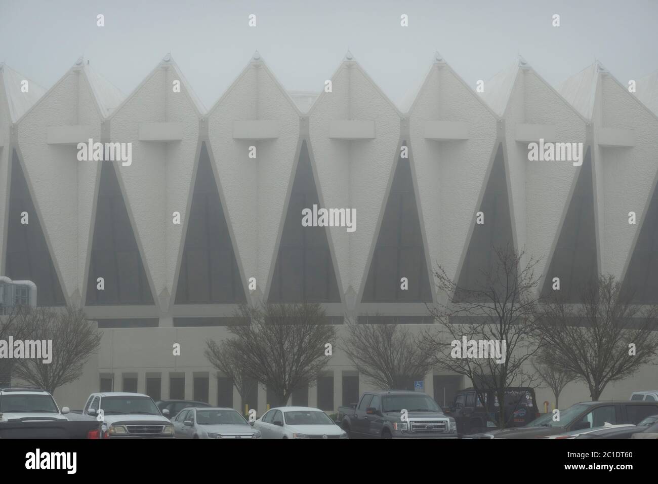 Hampton Coliseum in the fog Virginia Stock Photo - Alamy