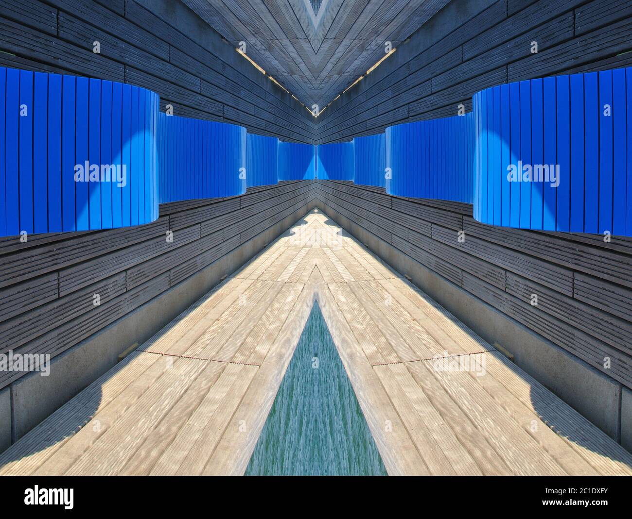 Mirrored architecture hi-res stock photography and images - Alamy