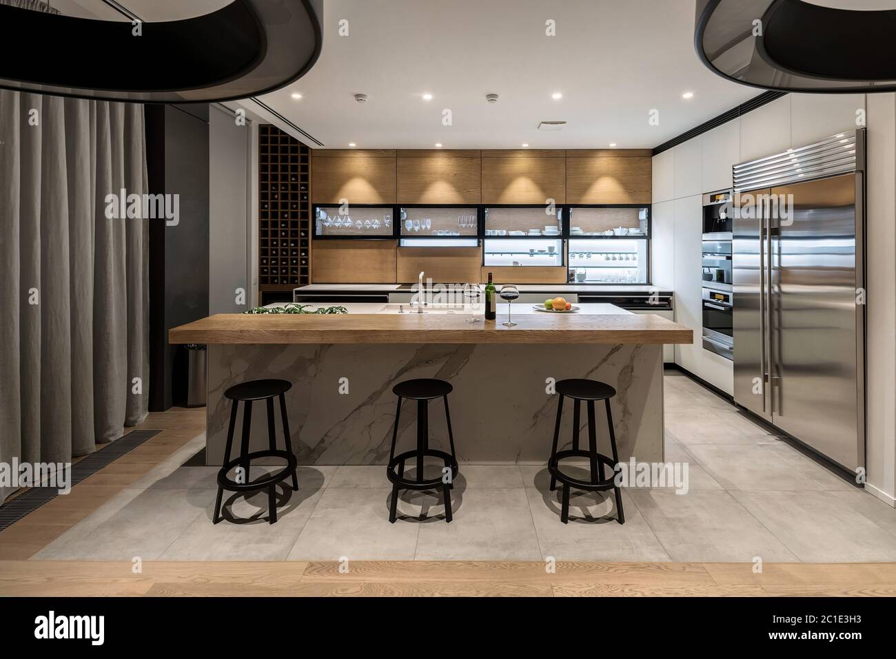 Stylish modern kitchen Stock Photo - Alamy