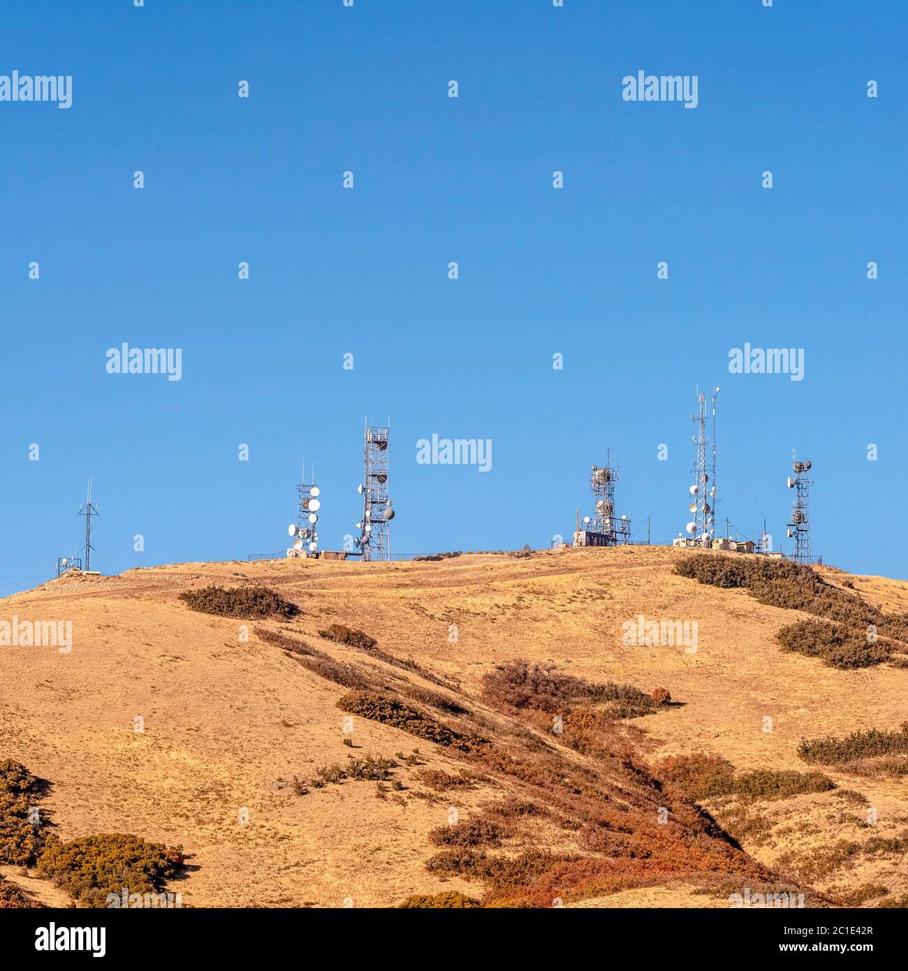 Communication towers satellite dishes hi-res stock photography and ...