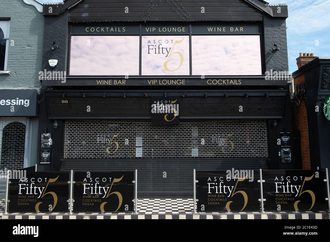 Fifty five bar hi-res stock photography and images - Alamy