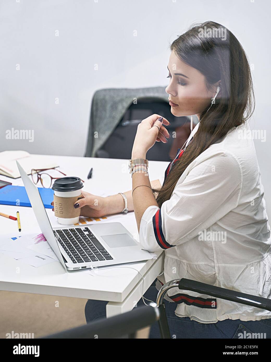 Junior developer background hi-res stock photography and images - Alamy