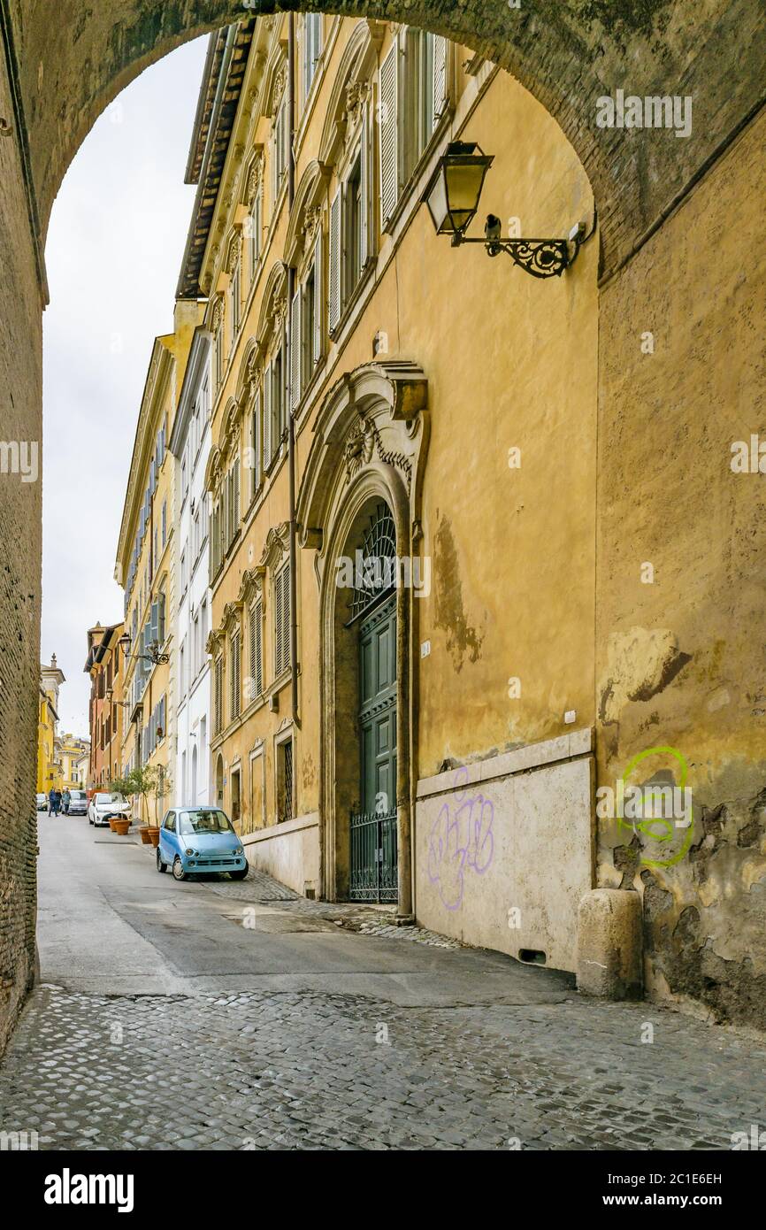 Urban Old Street Scene, Rome, Italy Stock Photo - Alamy