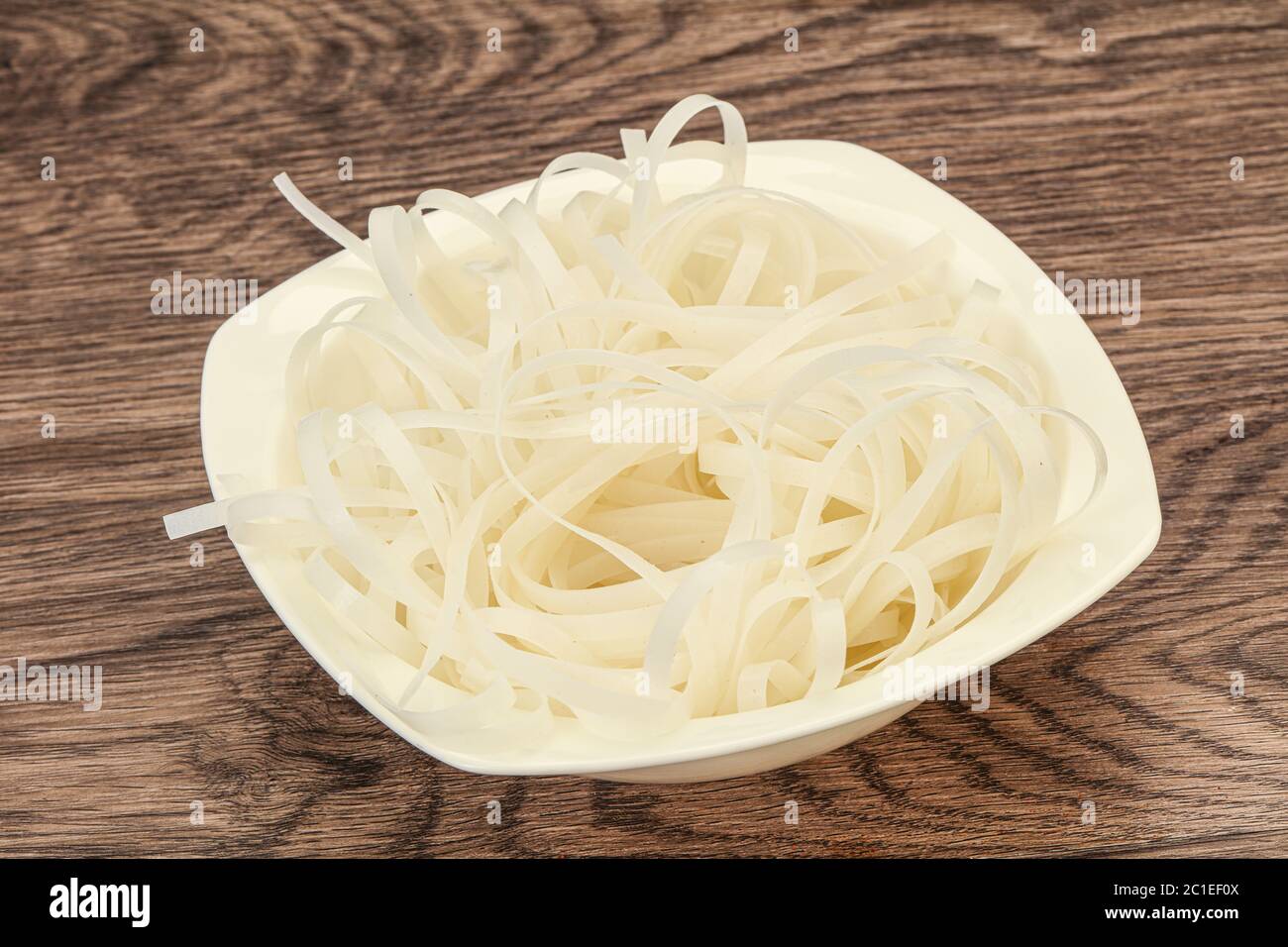 Boiled rice noodle ready for cooking Stock Photo - Alamy
