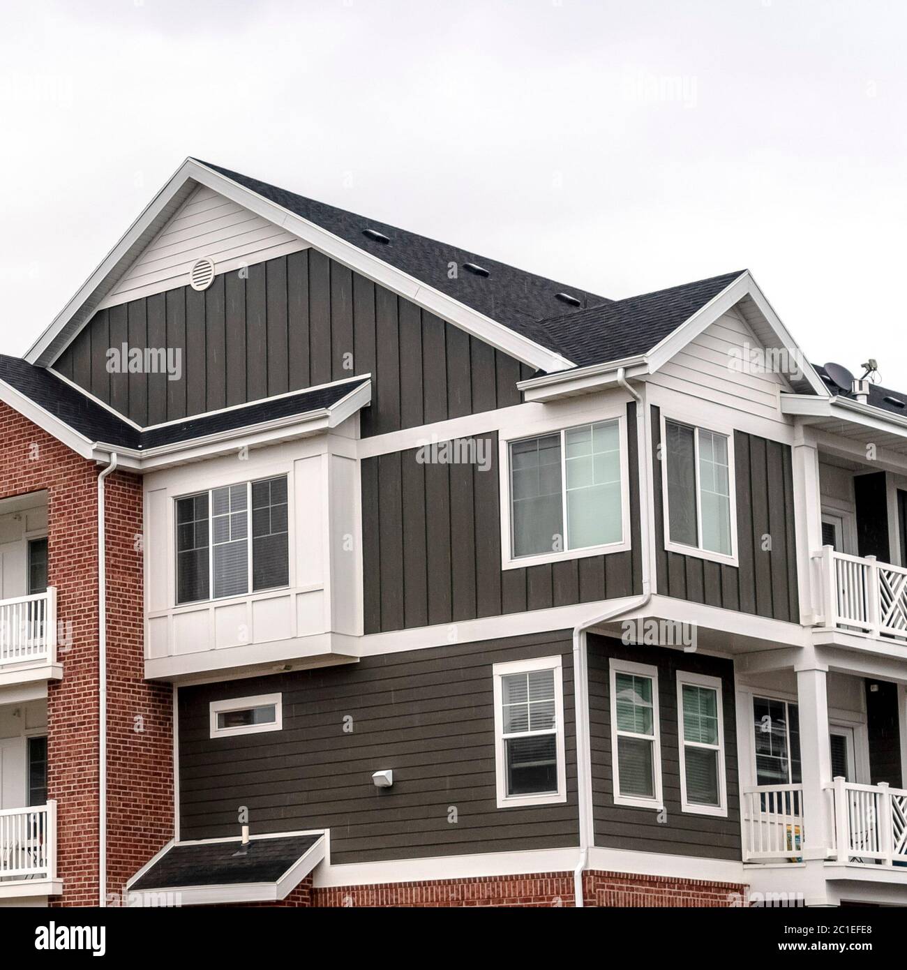 Three story frame house hi-res stock photography and images - Alamy