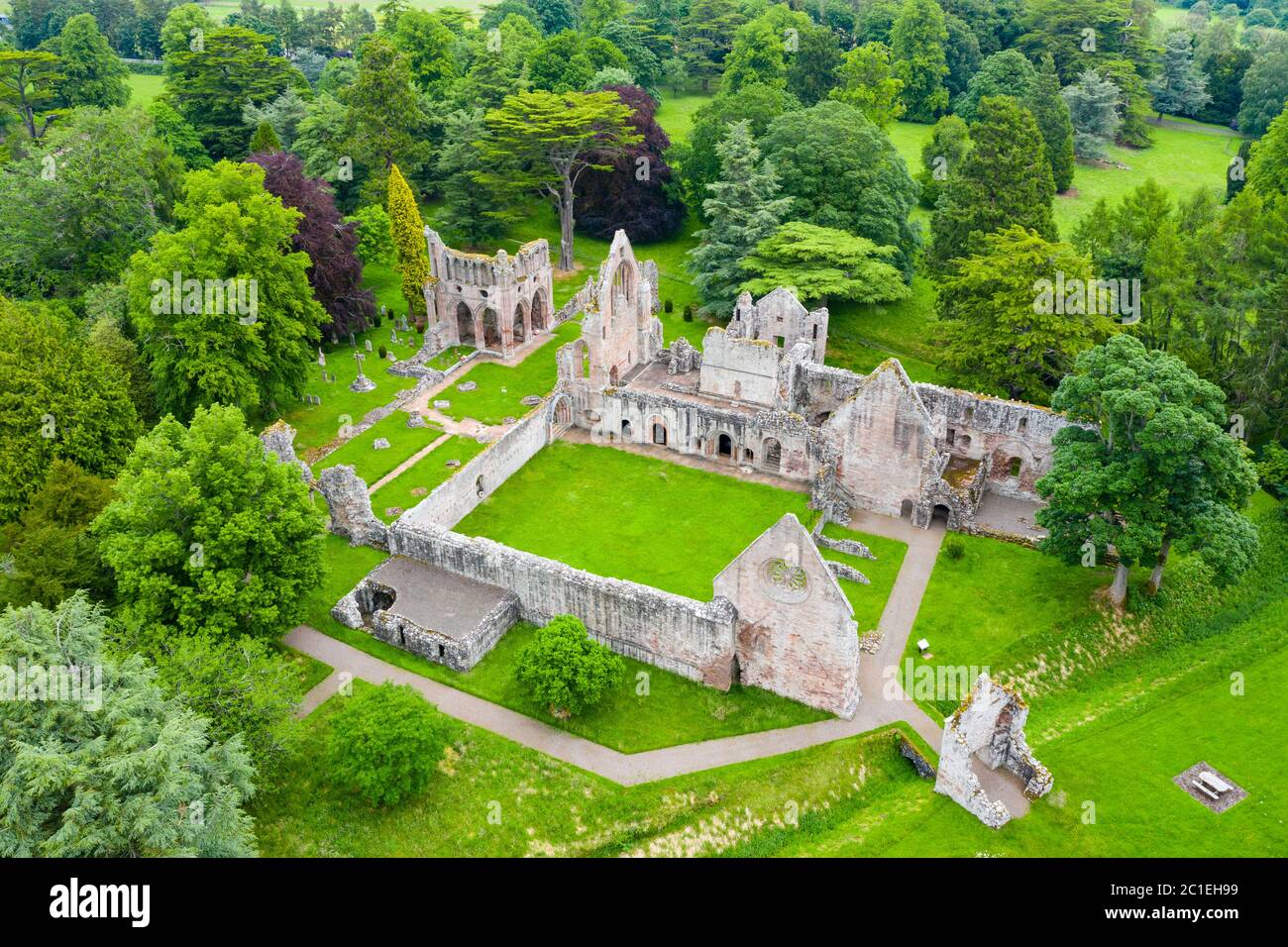 Ruined scottish abbey hi-res stock photography and images - Alamy