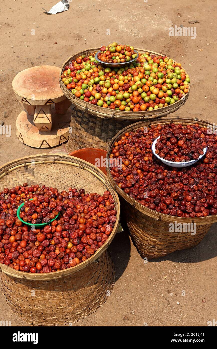 Malawi market hi-res stock photography and images - Alamy