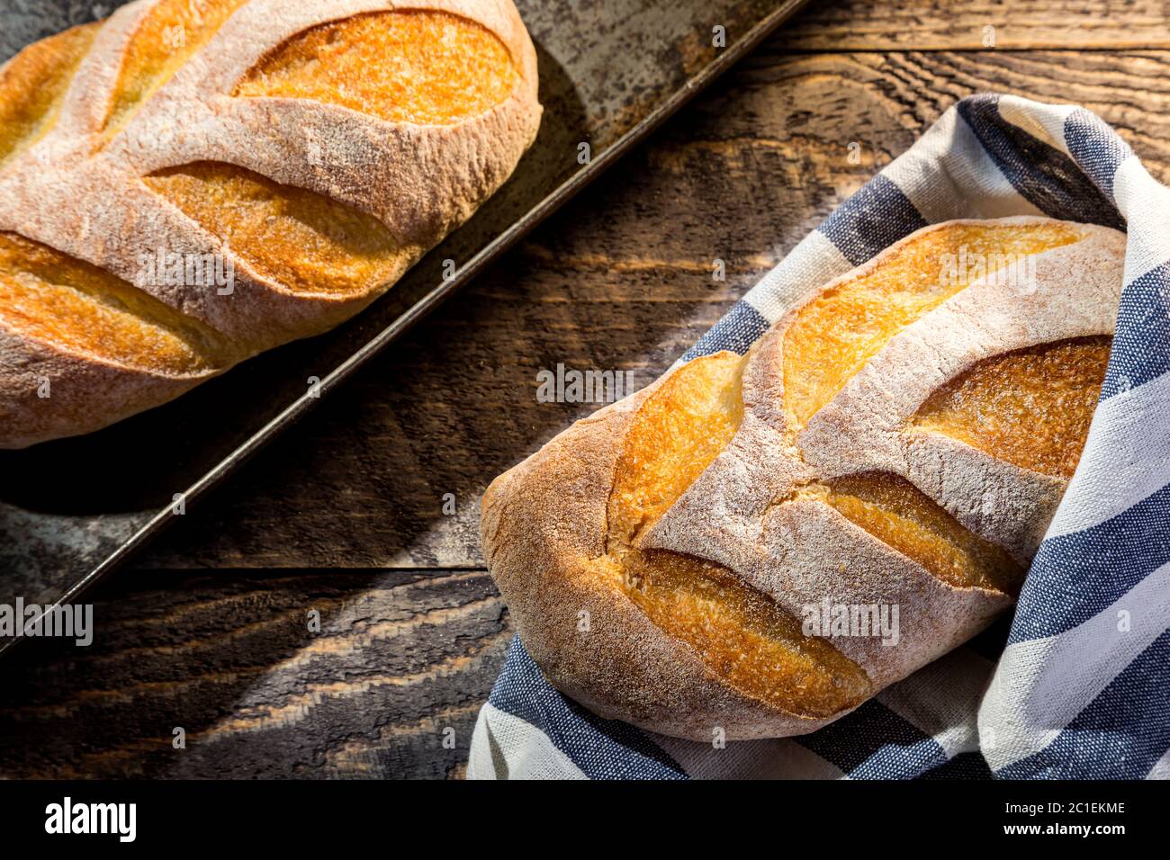 Crusty bark hi-res stock photography and images - Alamy